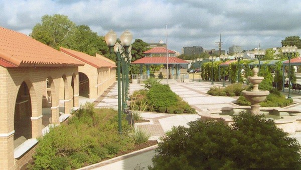 East César Chávez | TCLF