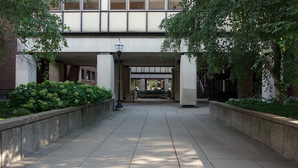 Vincent Murphy Courtyard | TCLF