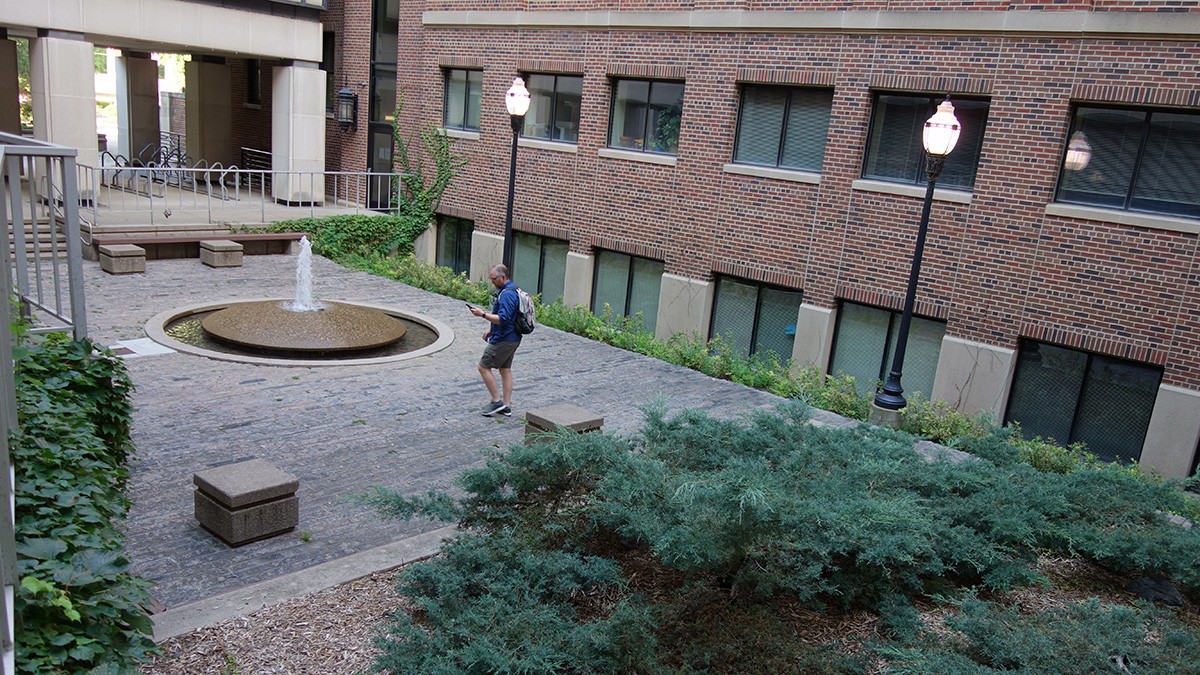 Vincent Murphy Courtyard | TCLF