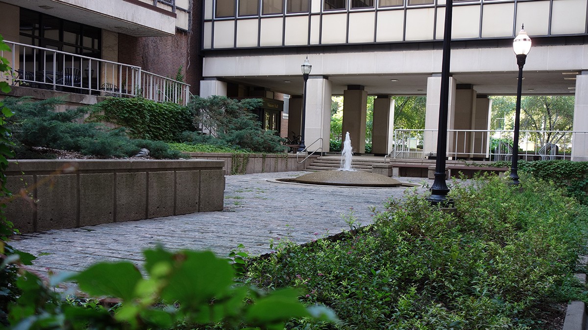 Vincent Murphy Courtyard | TCLF