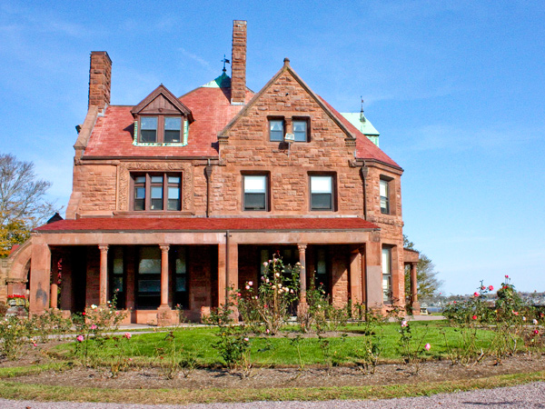 Ochre Point Cliffs Historic District | The Cultural Landscape Foundation