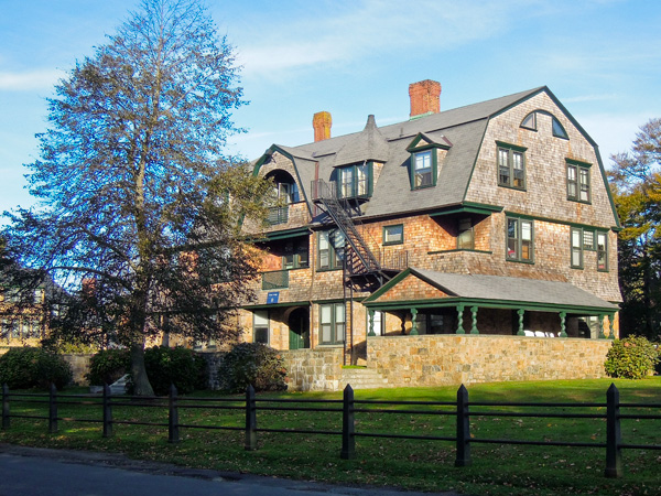 Ochre Point Cliffs Historic District | The Cultural Landscape Foundation